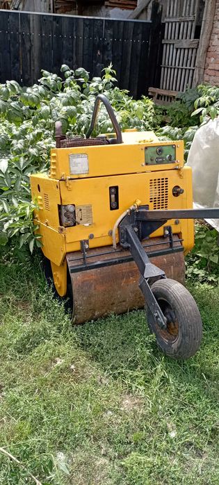 Cilindrii compactori si placa compactoare 400kg Brasov • OLX.ro