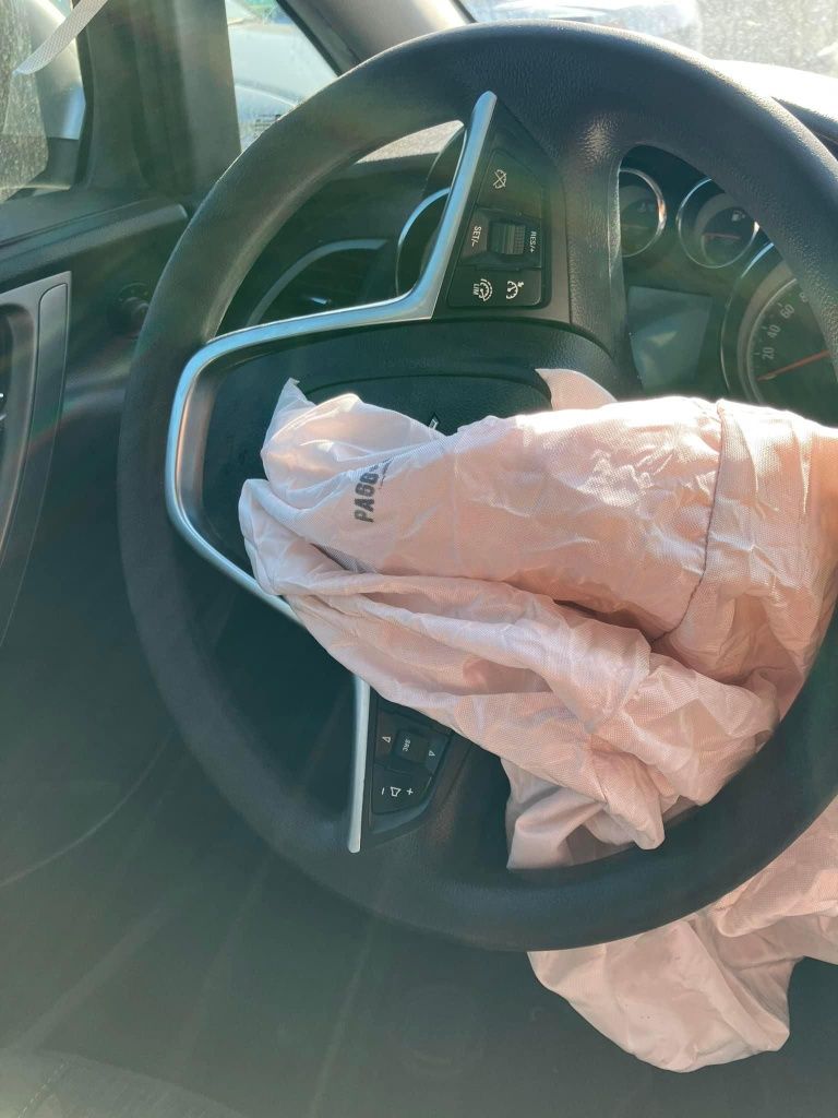 Opel Astra J Sport Tourer на части гр. Пазарджик Окръжна болница • OLX.bg