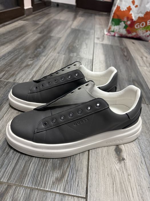 Adidasi Guess barbati marime 45 Galati • OLX.ro