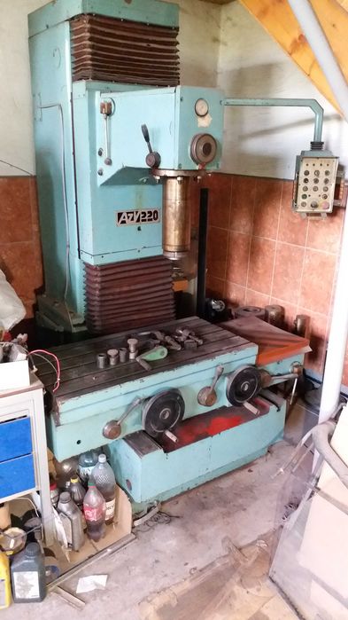 Masina de alezat vertical tip azv 220-2a Craiova • OLX.ro