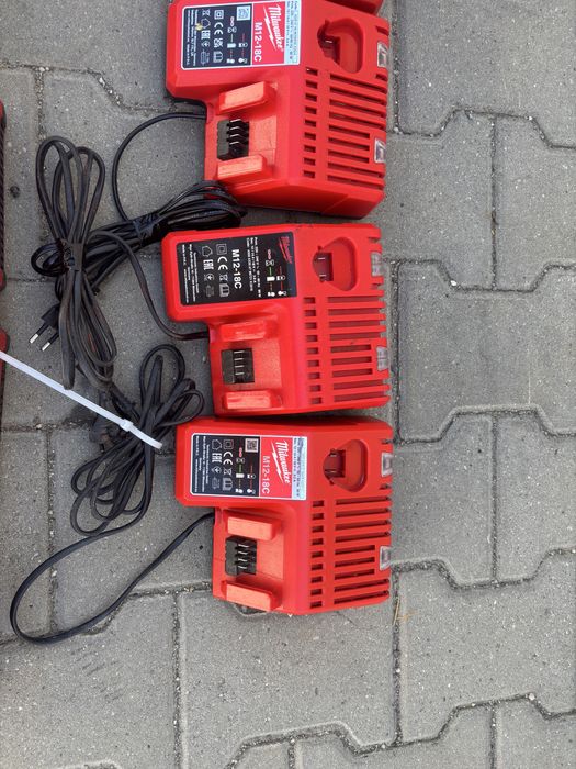 Acumulatori milwaukee 18V 5.0ah / incarcator milwaulee M12-18FC rapid Bucuresti Sectorul 1 • OLX.ro