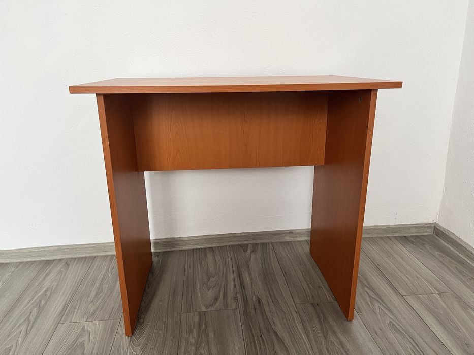 Birou simplu si compact Santandrei • OLX.ro