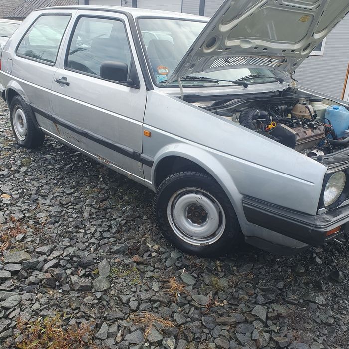 Vand VW GOLF 2 Benzina Baia Mare • OLX.ro