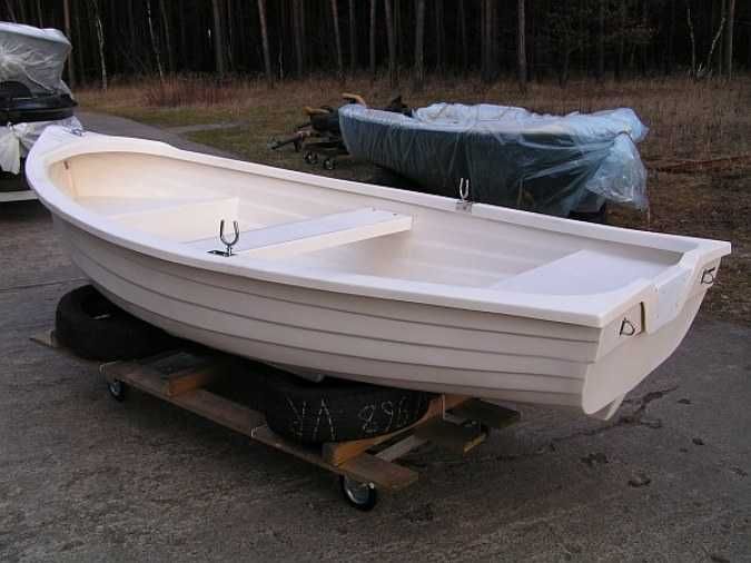 Barca fibra de sticla/plastic Classic Liner 390 Slatioara • OLX.ro