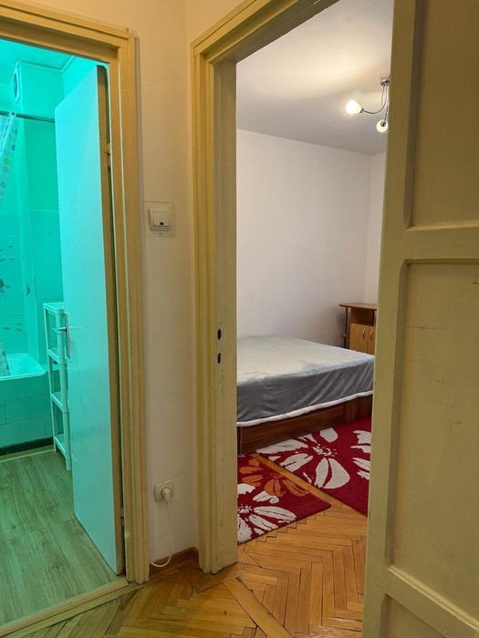 Proprietar închiriez apartament 3 camere cartier Pajura Bucuresti ...