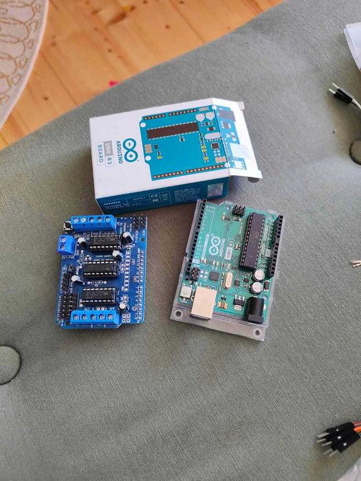 Arduino Uno R3 + L293D Motor Driver Shield гр. София Оборище • OLX.bg