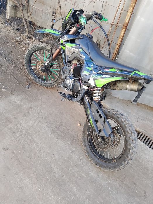 Vând kxd pro 140cc sau schimb cu motor a1,a2 Berbesti • OLX.ro