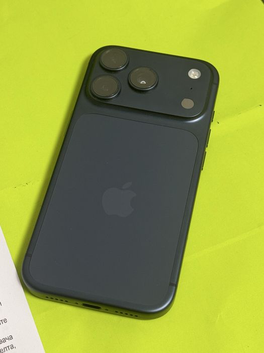 КАТО НОВ 256GB iPhone 17 Pro Yettel Гаранция 2028 Deep Blue гр. София Младост 1 • OLX.bg