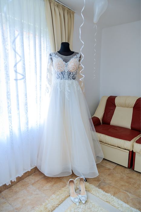 Vand rochie de mireasa Valea Dragului • OLX.ro