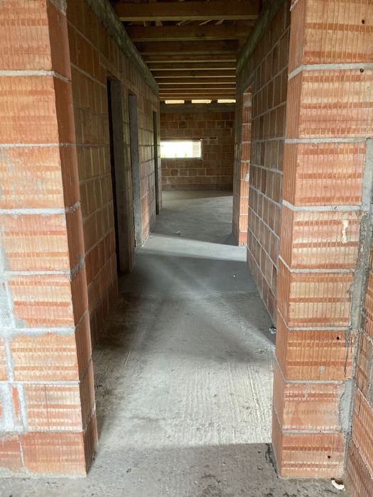 VAND CASA pe un nivel, Teius, Alba Teius • OLX.ro