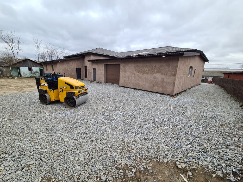 Miniexcavator miniîncarcator bobcat cilindru compactor piatra drumuri ...