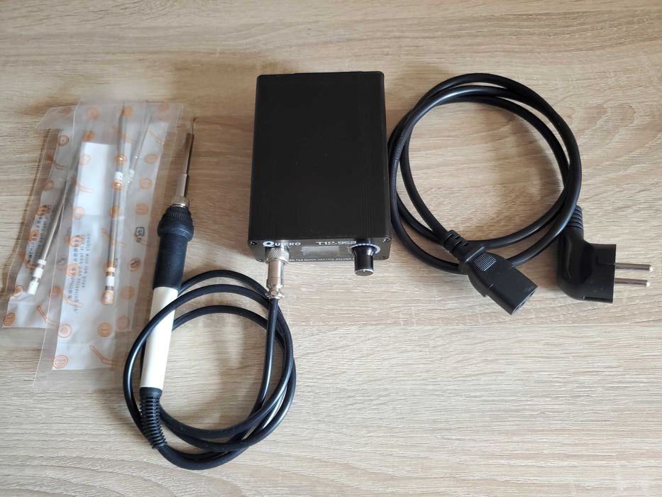 Statie de Lipit piese Electronice SMD Noua + set 4 capuri dif. forme ...