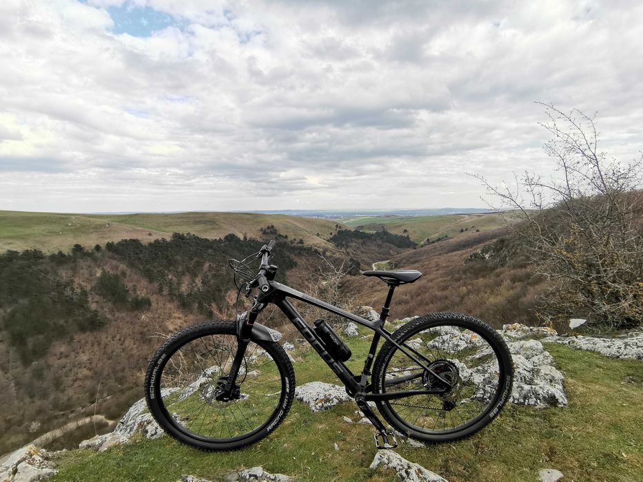 Bicicleta mtb XC Focus Raven 8.6 carbon M 29 1x12 XT dropper Turda • OLX.ro