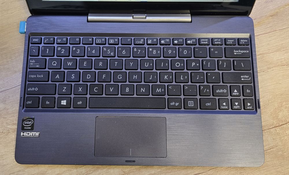 Asus Transformer Book model T100T , 2 in 1 Laptop / Tableta Windows 10 ...
