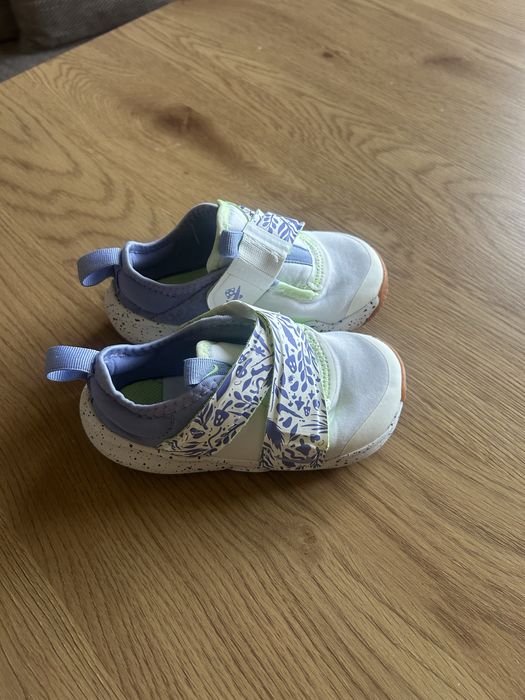 Nike adidas за момиче 22 24 гр. София Бусманци • OLX.bg