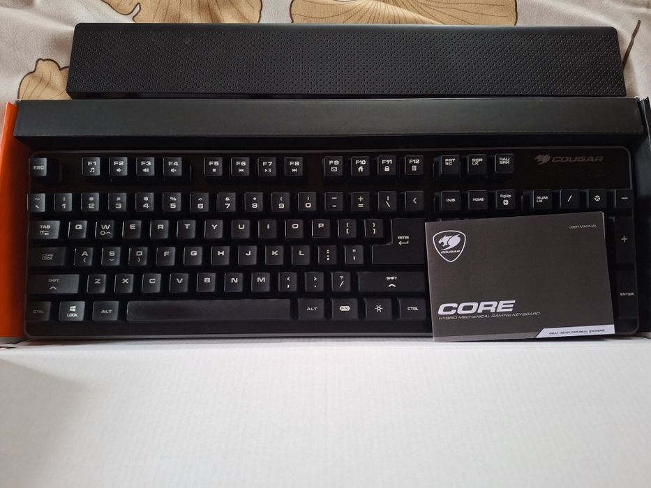 Cougar Core Hybrid Геймърска полу-механична клавиатура с. Долна ...