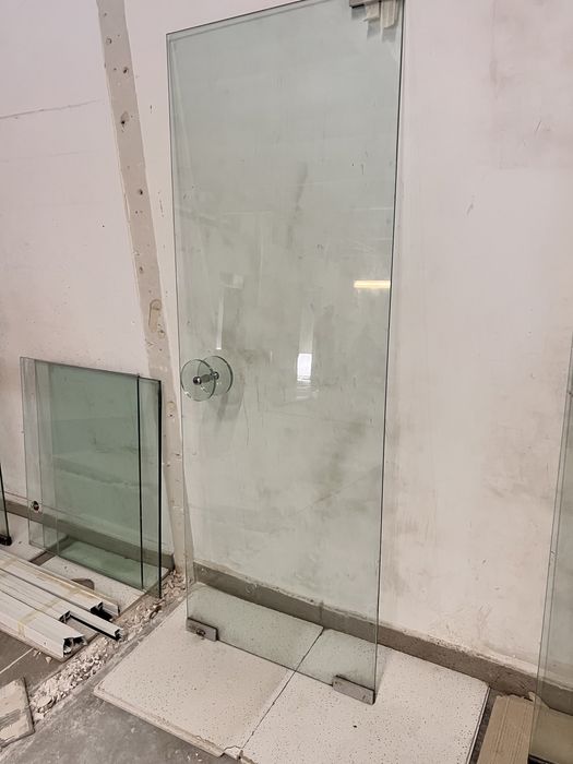 Стъклена врата гр. София Дружба 2 • OLX.bg