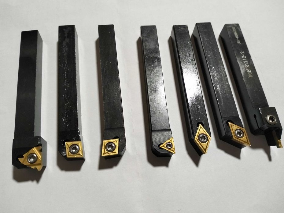 Set de cutit strung de 7 diferite suporturi de 12x12mm Miercurea ...