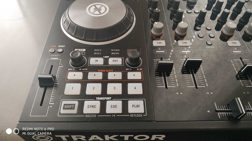 Traktor Kontrol S4 MK2 - DJ Контролер гр. София Люлин - център • OLX.bg