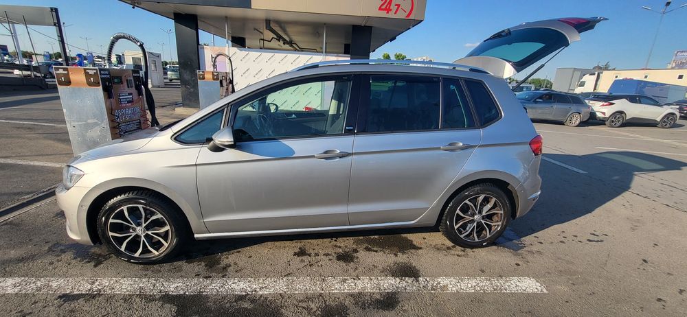Vând auto vw golf sportsvan sound Timisoara • OLX.ro
