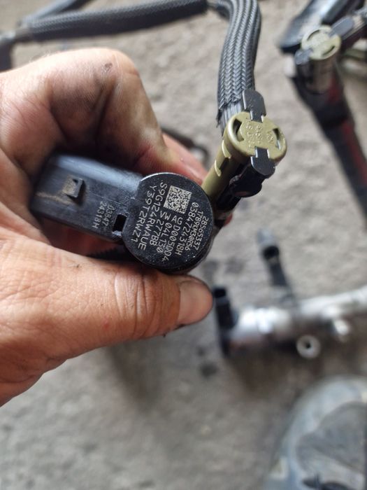 Injector pompa rampa 2.0 DAU vw crafter / man tge Francesti-Coasta • OLX.ro