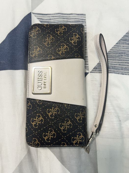 Оргинално портомоне Guess гр. Габрово Дядо Дянко • OLX.bg
