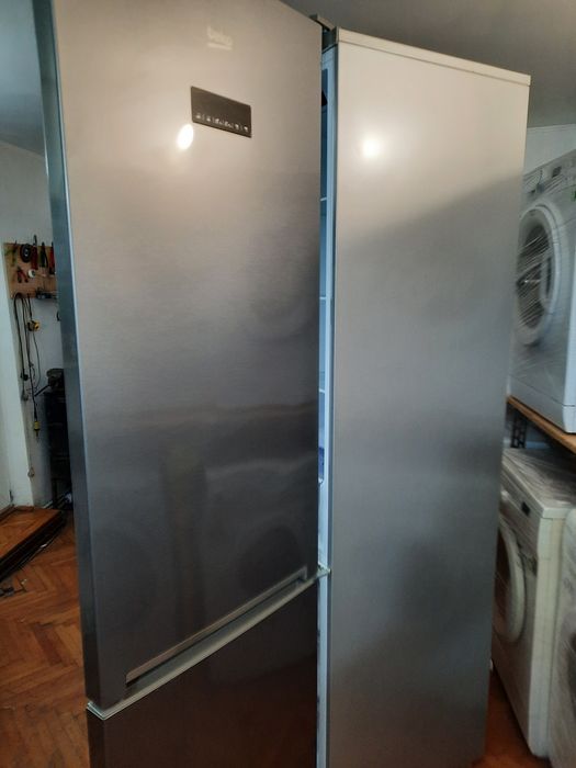 Vand frigider combina frigorifica Beko 388litri Berceni • OLX.ro