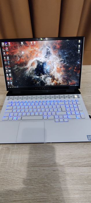 Laptop Gaming Alienware M17 R2 i9 RTX 2080 MaxQ Brasov • OLX.ro