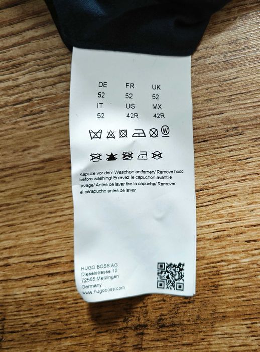 HUGO BOSS Пухено яке с качулка и Пух Размер 52 / XL гр. Добрич Автогара • OLX.bg