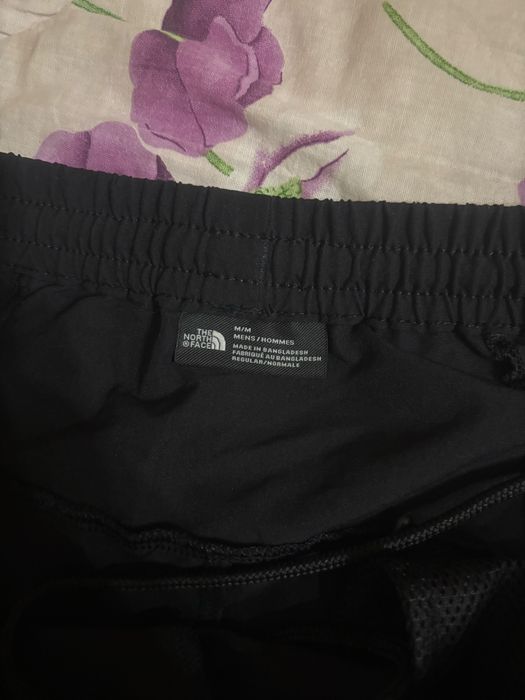 Продавам два екипа гр. Бургас Акациите • OLX.bg