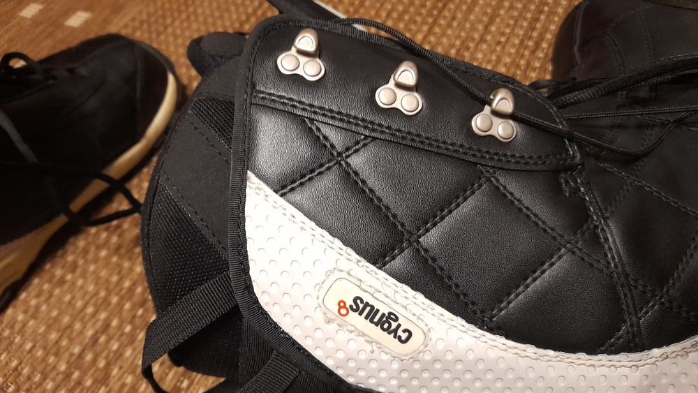 Boots snowboard- Cygnus Ploiesti • OLX.ro