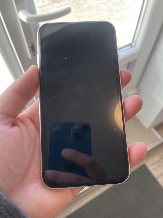 Iphone XR alb de piese,aproape impecabil Macesti • OLX.ro