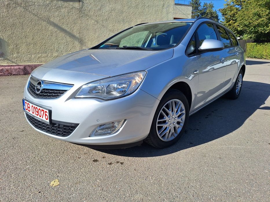 Opel Astra J 1.7CDTI/125cp an2012 euro5 Import Germania Ploiesti • OLX.ro