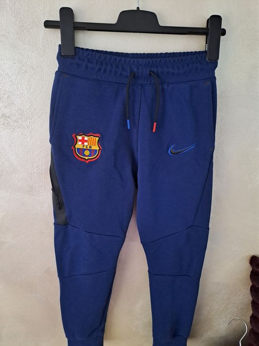 Nike Tech Barça OLD SEASON Valea Mosneagului • OLX.ro