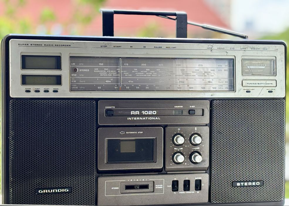 Radio Casetofon Grundig RR 1020 Vintage Bucuresti Sectorul 2 • OLX.ro