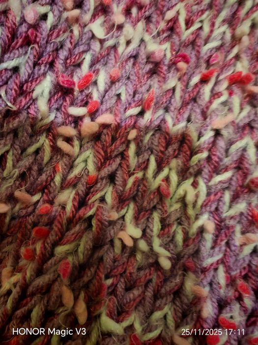 Ръчно изплетен пухкав зимен шал гр. София Овча купел 1 • OLX.bg