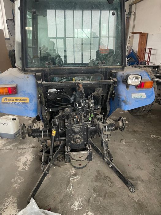 Tractor New Holland, 4x4, 3 pistoane, 65cp, Agrotab Maramureș Cicarlau ...