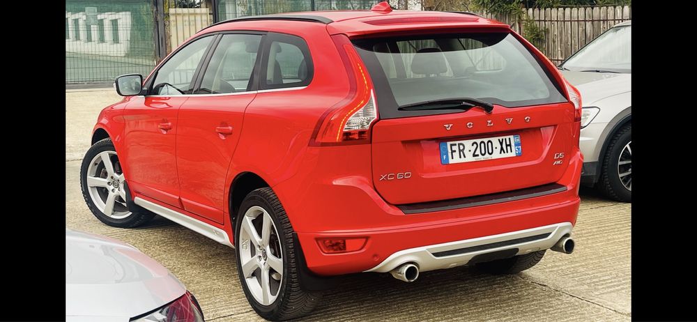 VOLVO XC60 R Design 2012 2.4 E5 205CP Automat 4x4 Pilot Comp Navi Clim Iasi • OLX.ro