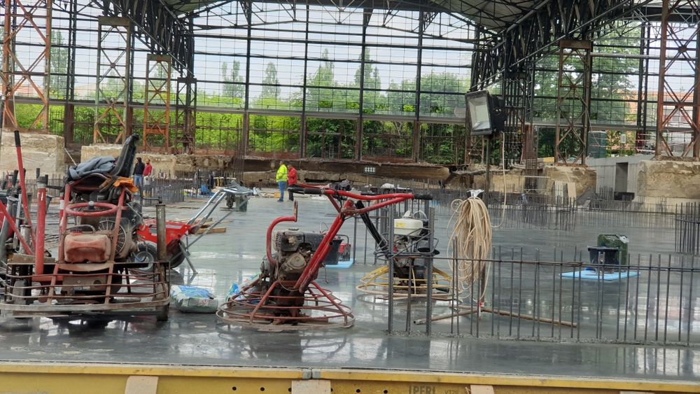 Beton Elicopterizat cu cuart, turnare ciment finisat cu Elicopter ...