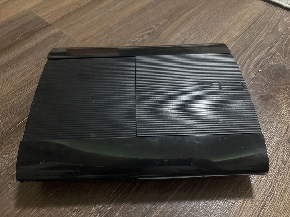 Vand PS 3 , 6 jocuri 2 console Ilfov Voluntari • OLX.ro
