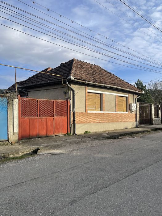 Vand casa in Bocsa Vasiova! Bocsa • OLX.ro