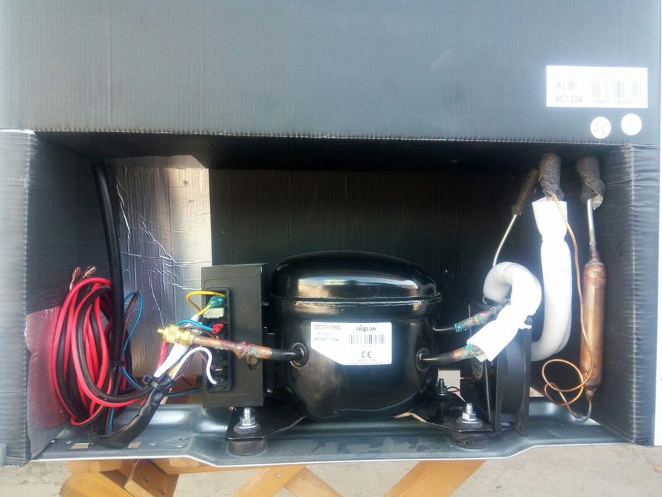 Frigider 12/24 V/ Autorulota/Rulota cu compresor Moinesti • OLX.ro