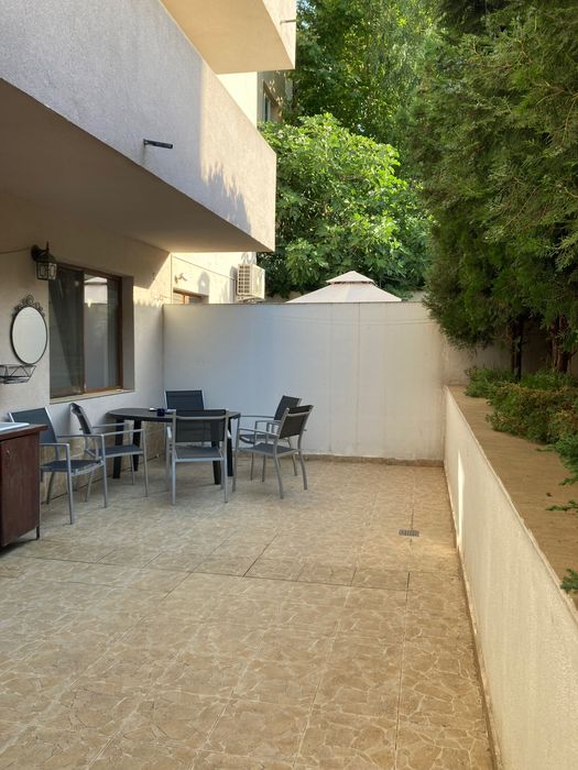 Ap. în Mamaia Sat cu terasă imensă ideal pentru o fam.cu copii mici ...