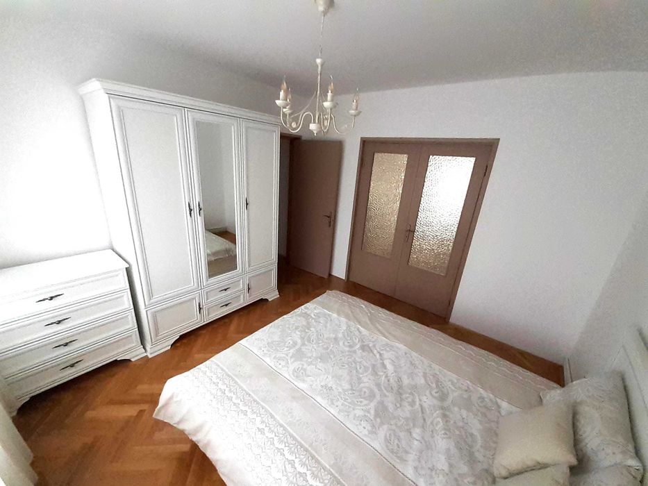 PF dau in chirie ap 3 camere decomandat confort sporit Andrei Muresanu ...