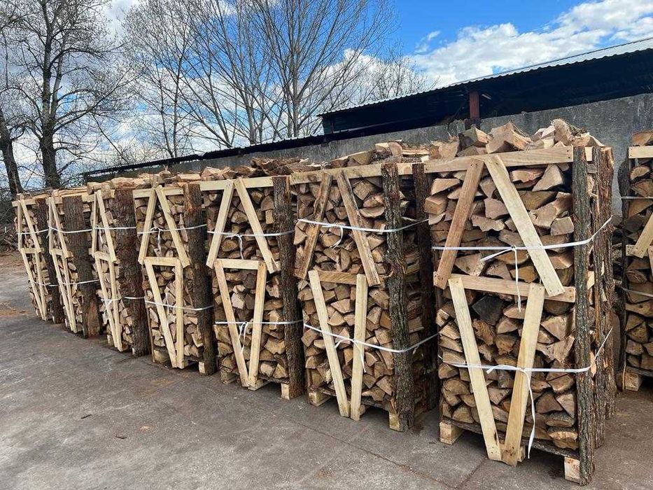 Lemn de foc stejar USCAT spart/ fasonat paletizat Targoviste • OLX.ro