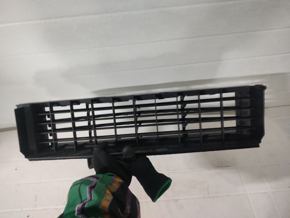 Grila activa ,radiator Renault koleos 2 cod 628209280R Bascov • OLX.ro