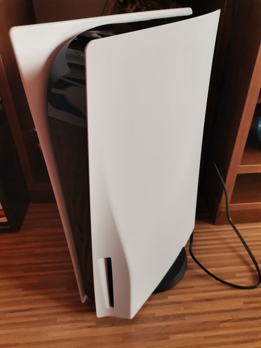 Sony PlayStation 5 Digital Edition + 3 игри и 2 контролера гр. Стара ...