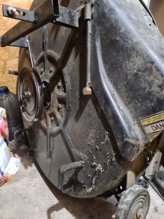 Tractoras de grădină gazon iarbă Dej • OLX.ro