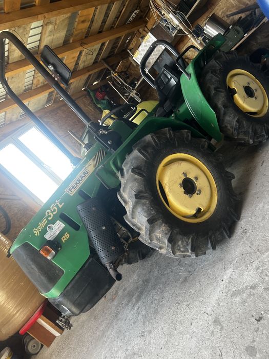 Tractor Ferrari 2000 Carligele • OLX.ro