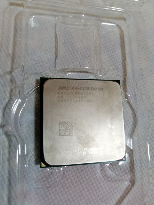 Vând Procesoare Intel și AMD !! Bucuresti Sectorul 2 • OLX.ro